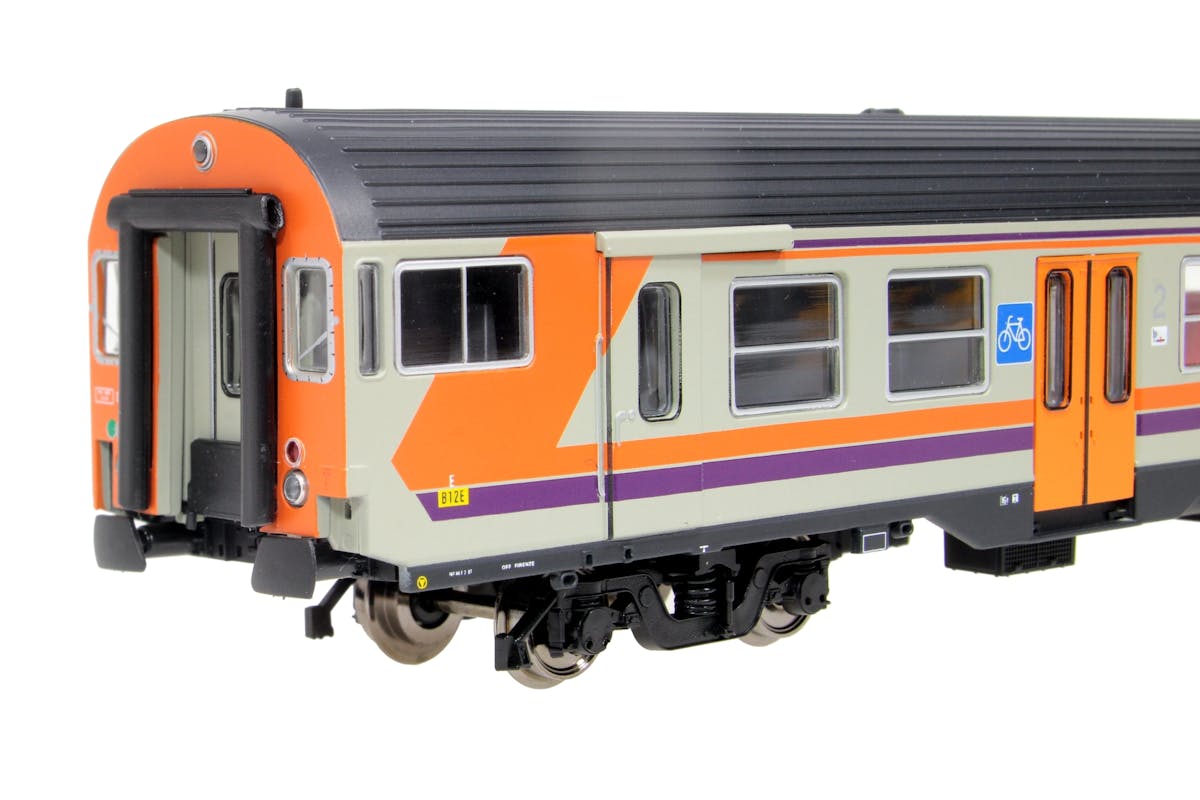 Vitrains 3136 FS carrozza semipilota passante livrea MDVC di 2 cl.con ...