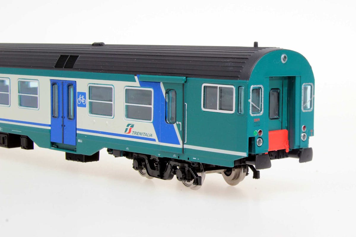 Vitrains 3137 FS carrozza semipilota passante MDVC livrea XMPR di 2 cl ...