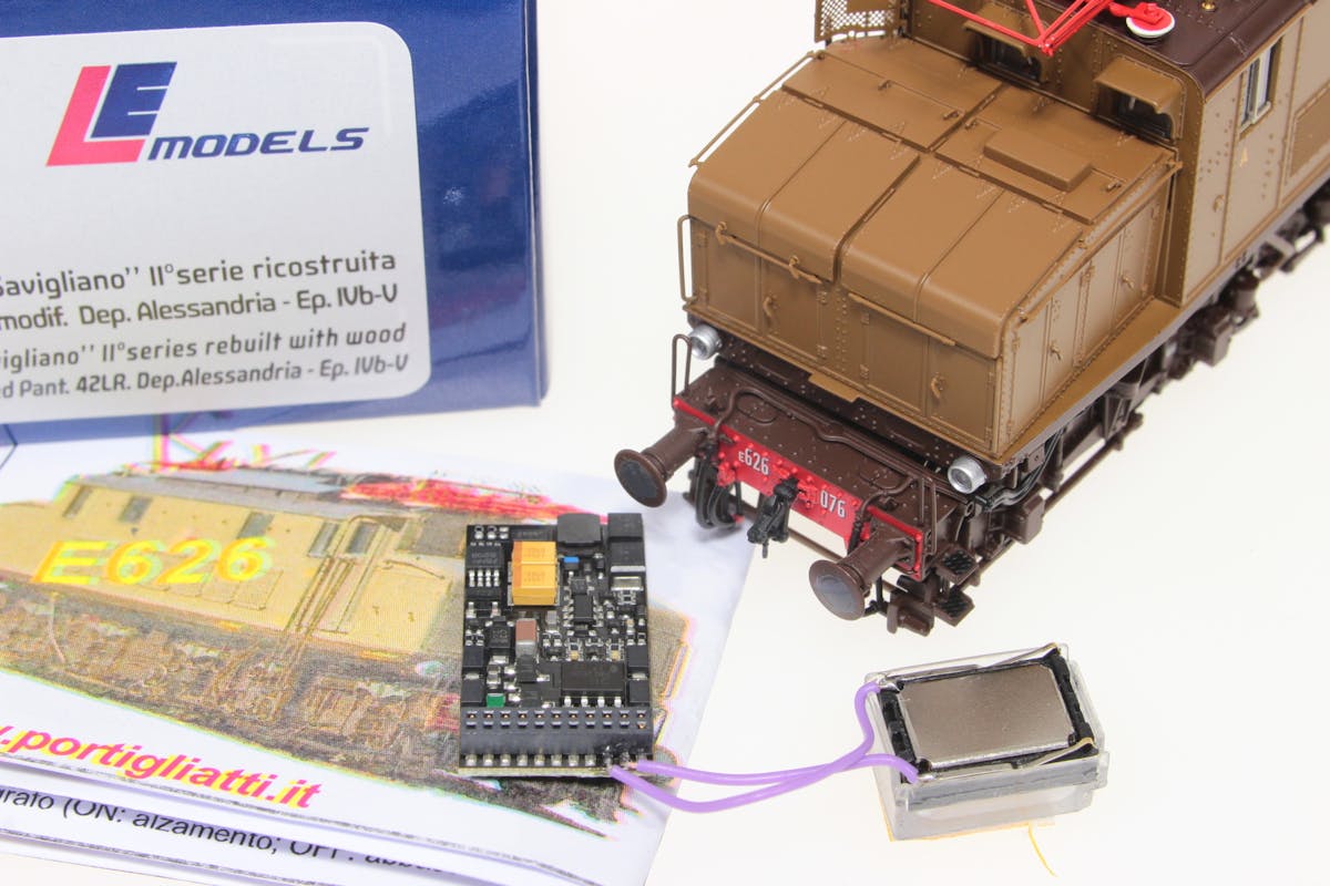 Zimo FS-E626LE/MS440D Decoder DCC Sound 21 pin suoni originali per FS E.626 LE Models e Roco con ...