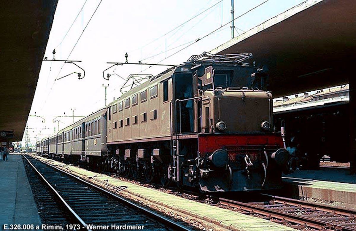 Vitrains 2203 FS locomotiva elettrica E.326 006 livrea castano isabella ep.IV - TecnoModel.it