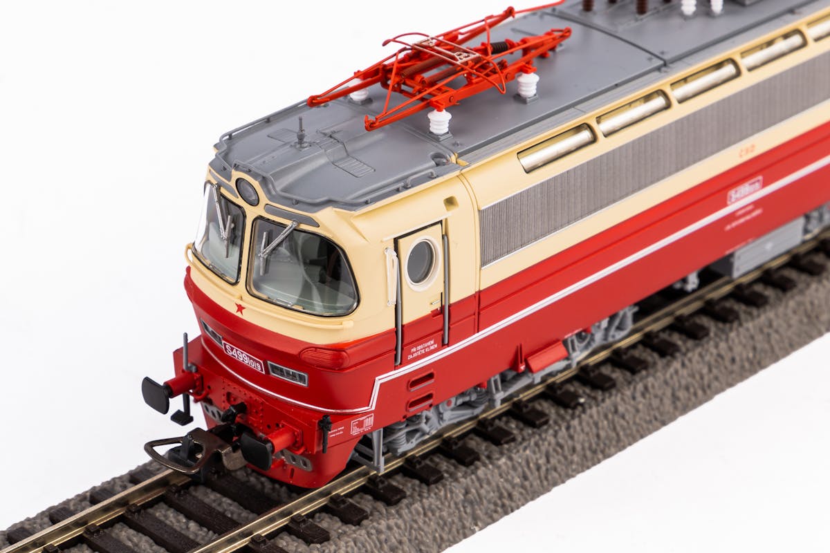 Piko 51390 CSD locomotiva elettrica BR 240, ep.IV - DCC Sound ...