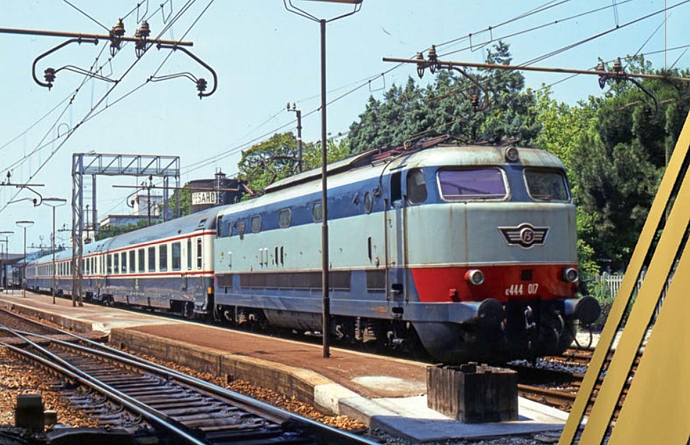 Acme 55220 FS TEE ''Adriatico'' set 5 carrozze Gran Confort, ep.IV ...