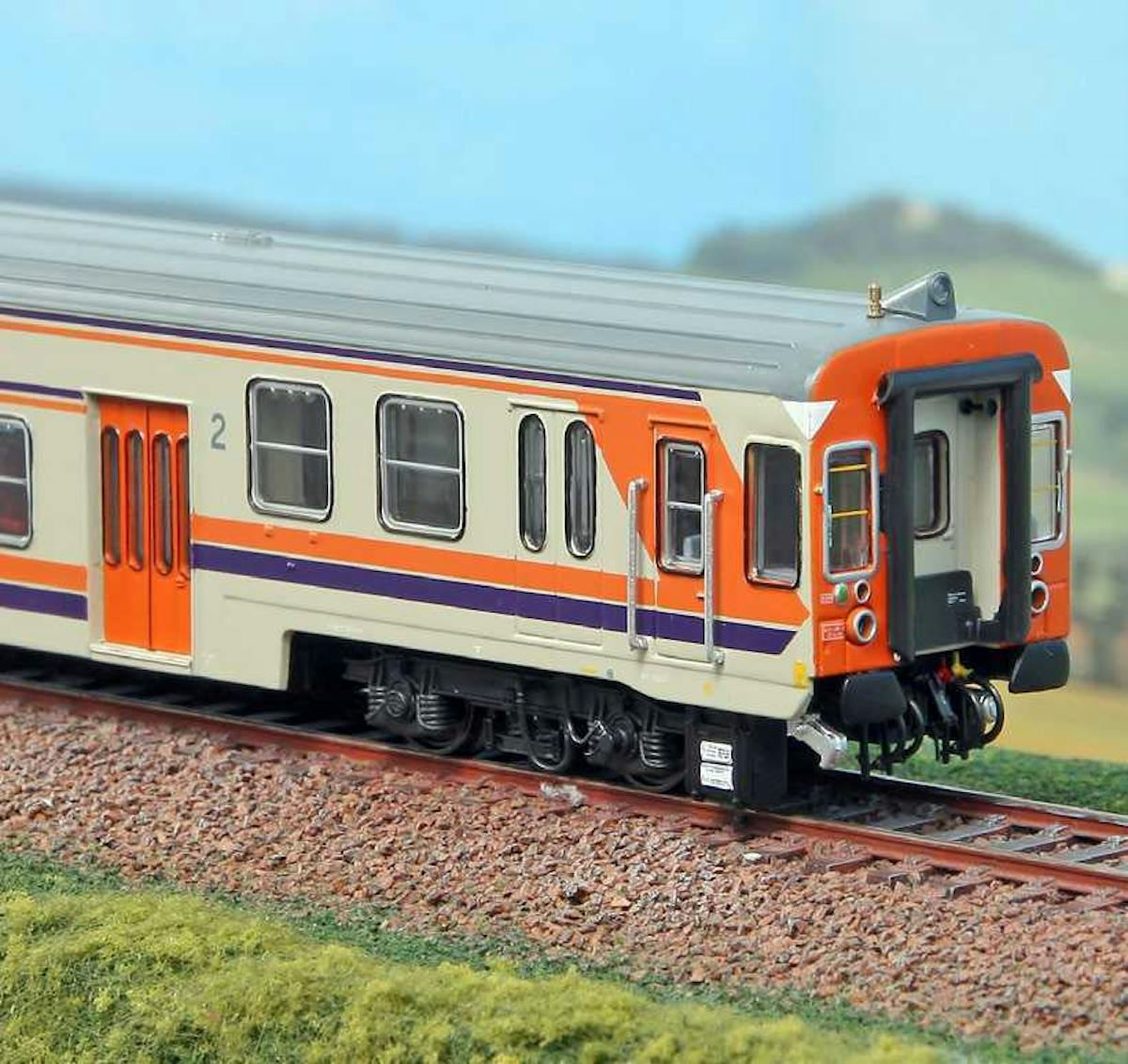 Acme 70087 FS set 4 carrozze ''Treno vicinale'' Tipo 1973 a piano ribassato livrea MDVC, ep.IV-V ...