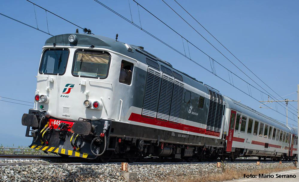 Piko 22024 FS locomotiva Diesel D.445.1056 Dep. Loc. Rimini, livrea IC ...