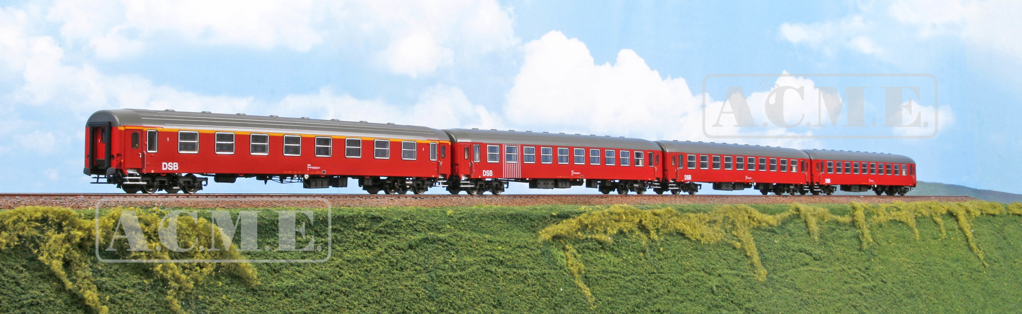 Acme 55357 DSB Set di quattro Carrozze “IC-tog” Tipo Y, ep.IV-V ...